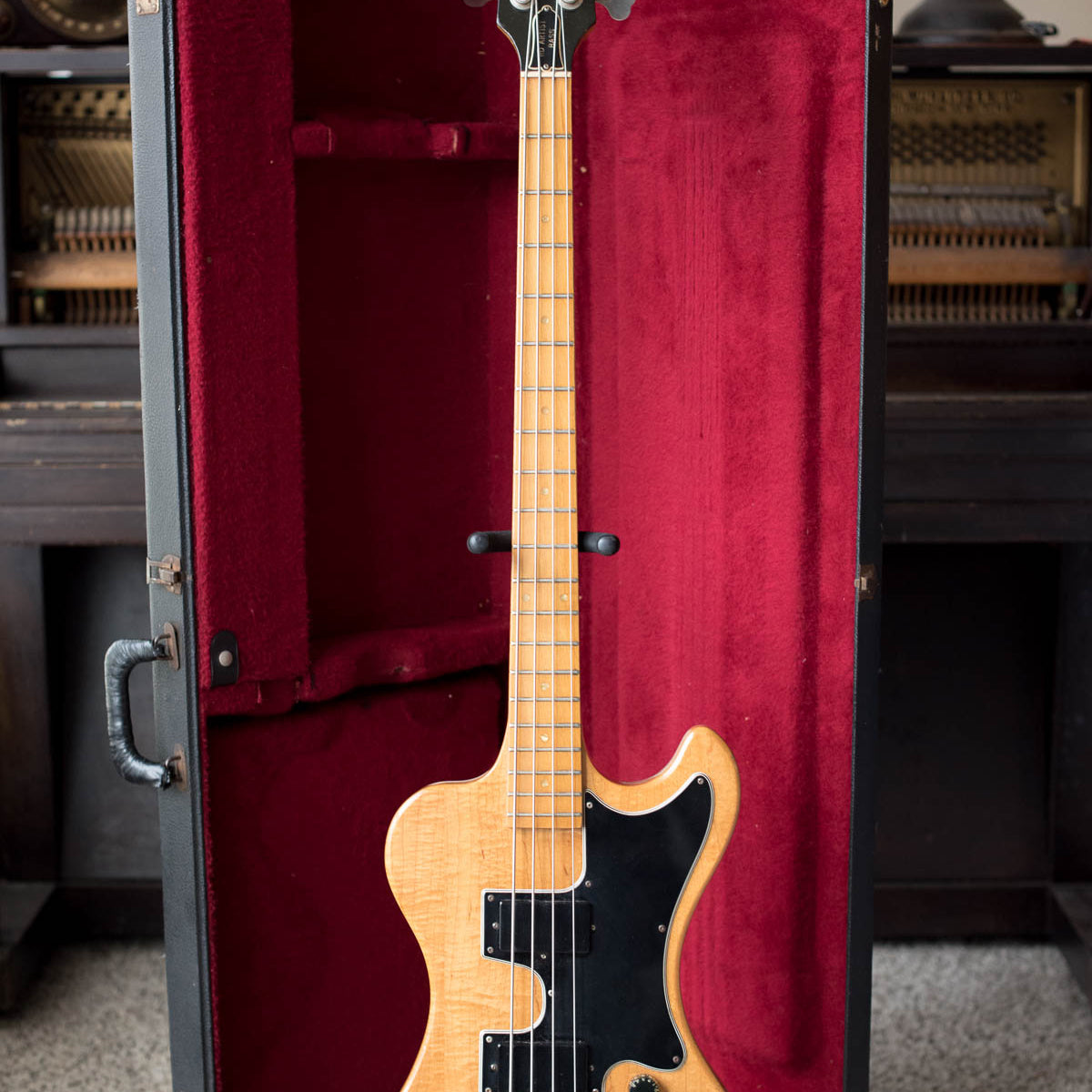 1977 Gibson RD Artist Bass guitar with MOOG Electronics – True Vintage ...