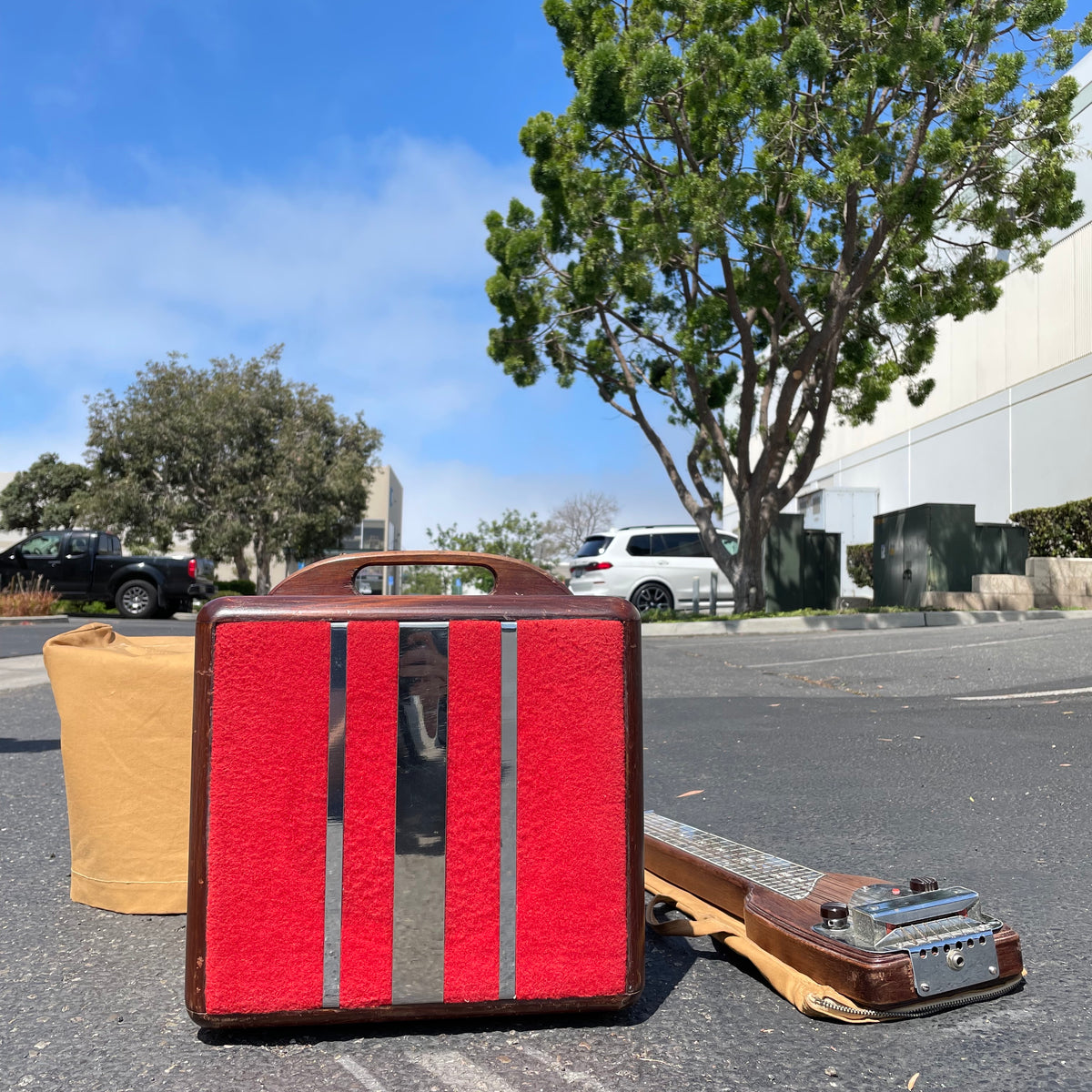Fender Model 26 Deluxe Amp and Organ Button Guitar in Los Angeles, Cal ...