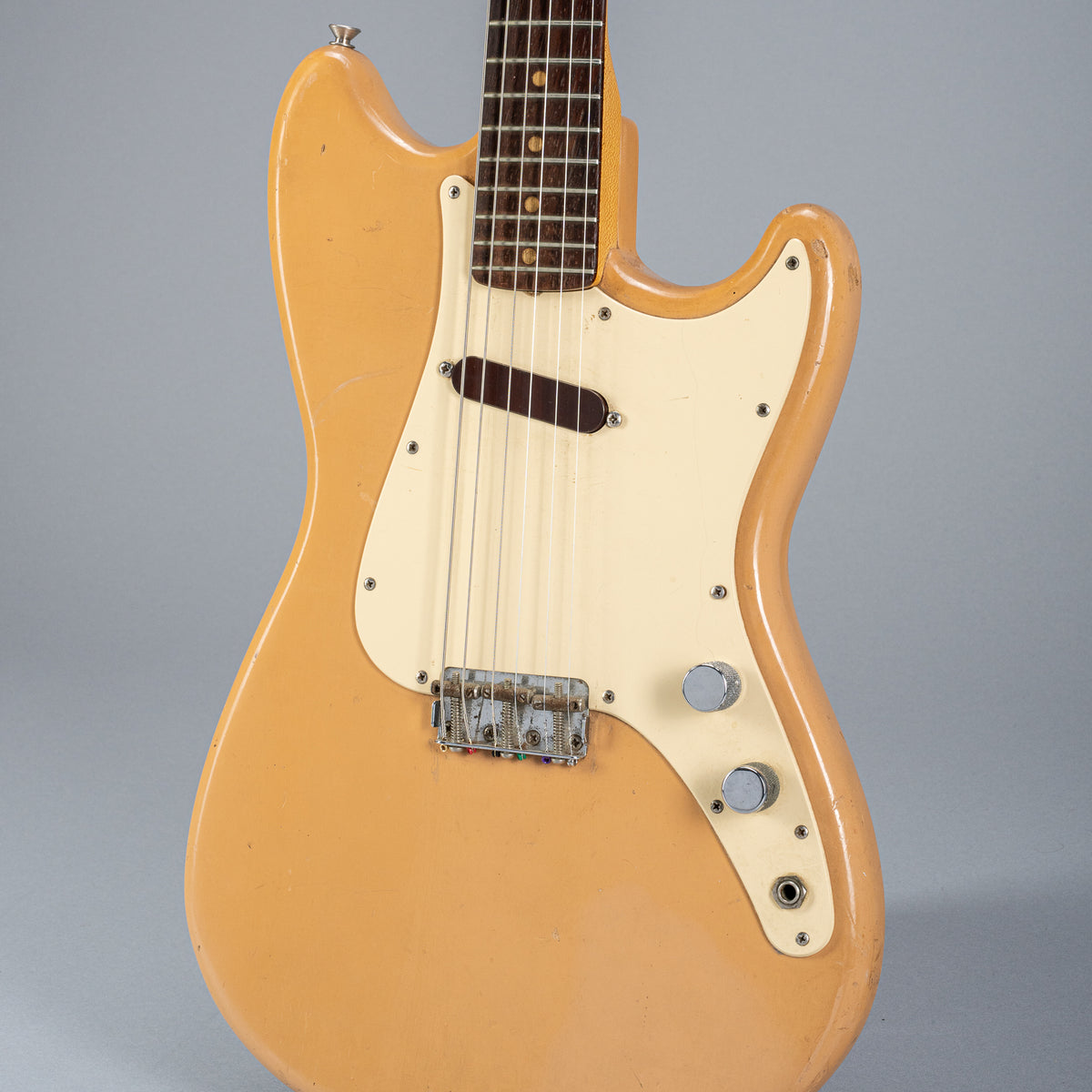 1960 Fender Musicmaster Desert Sand (3/4) – True Vintage Guitar