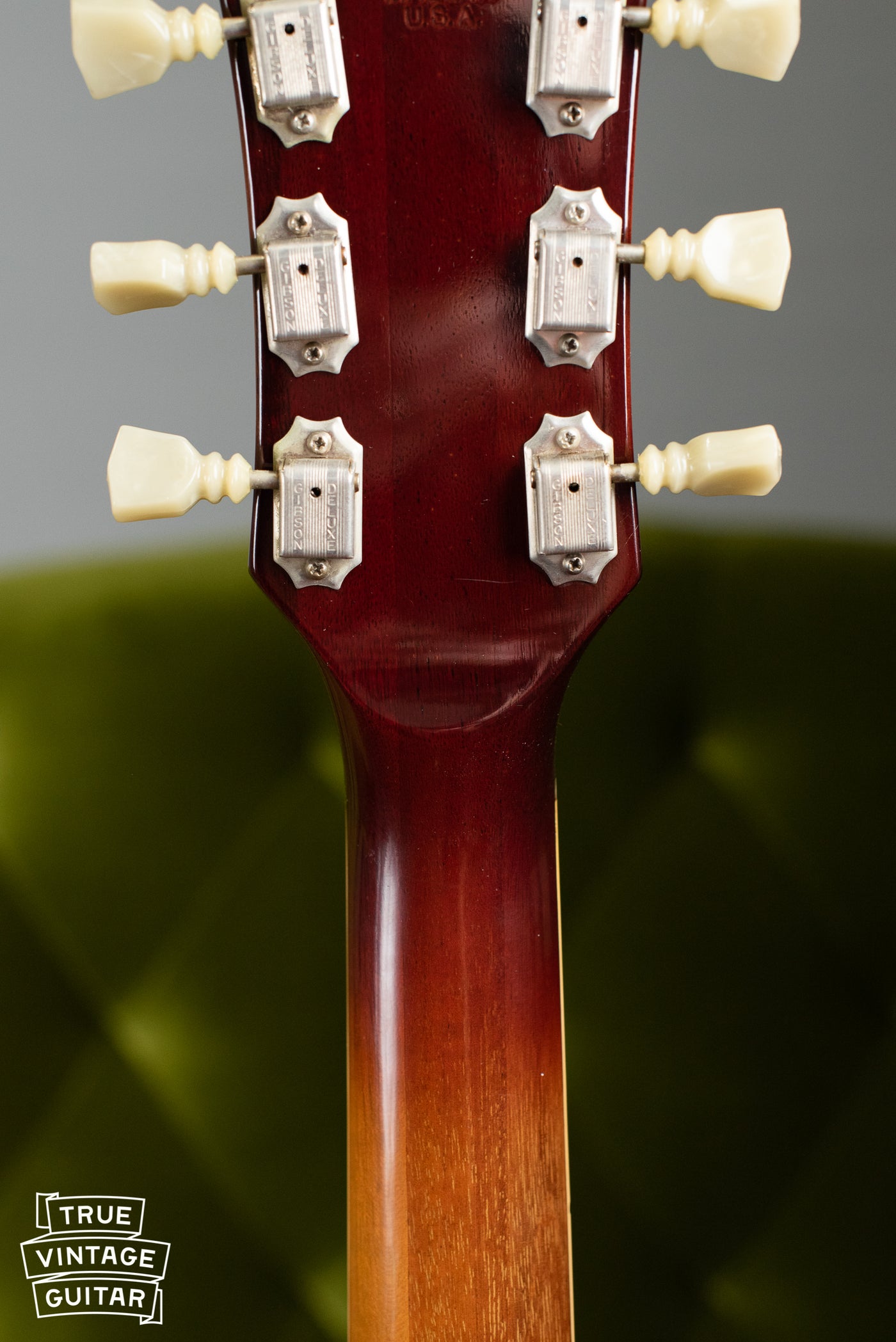 Vintage 1972 Gibson Les Paul Deluxe Sunburst electric guitar – True ...