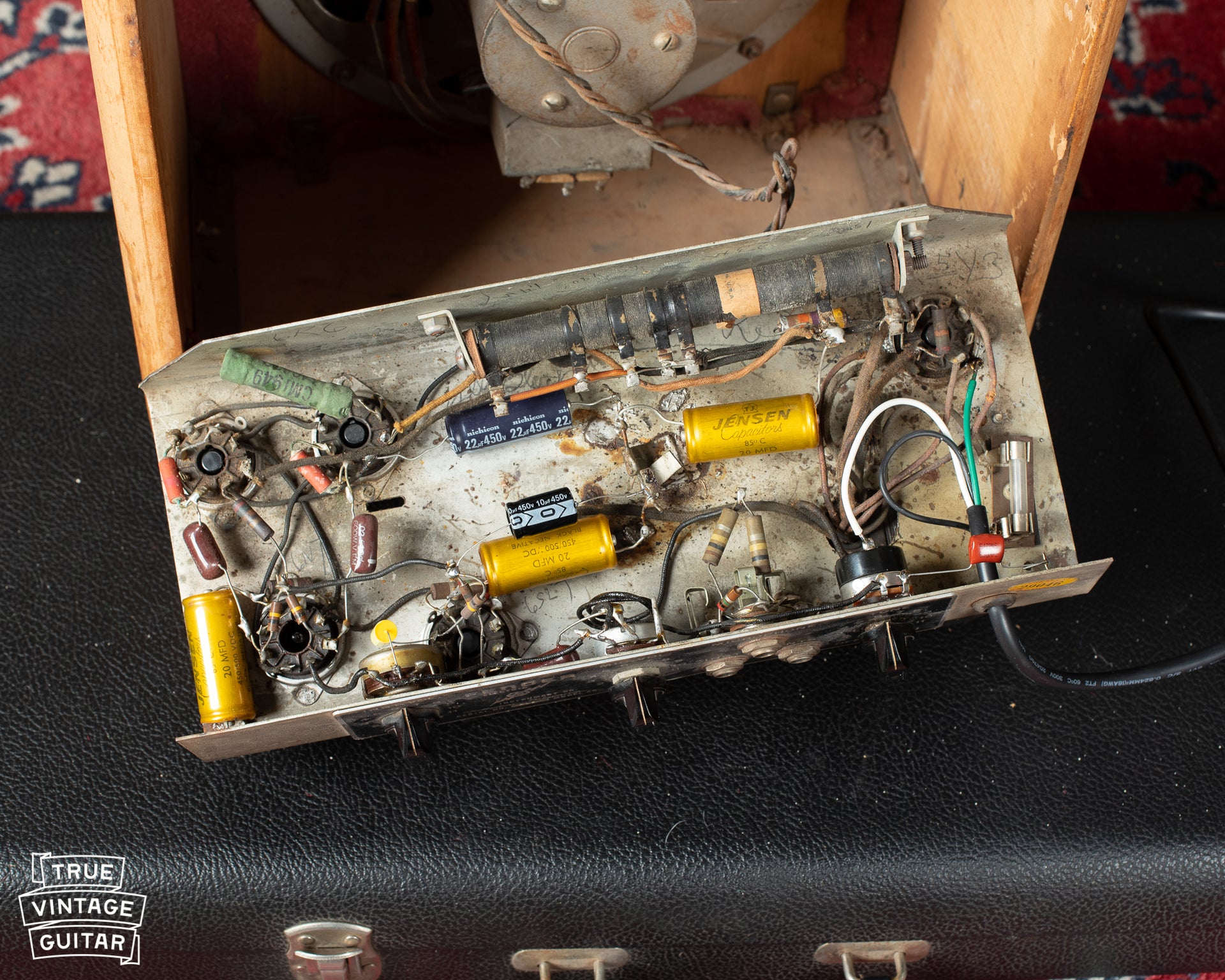 Fender Model 26 Deluxe 1946 Woody – True Vintage Guitar